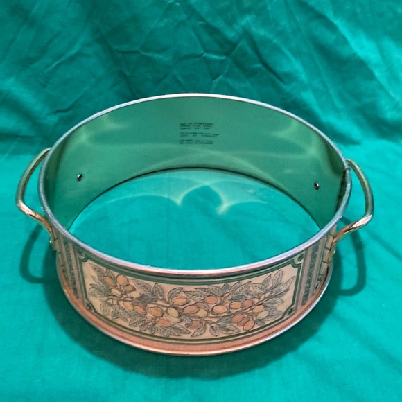 Pyrex | Kitchen | Vintage Round Pyrex Holder Casserole 624 Golden ...